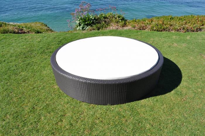 FLATIRON ROUND SUN BED - Icon Outdoor Contract